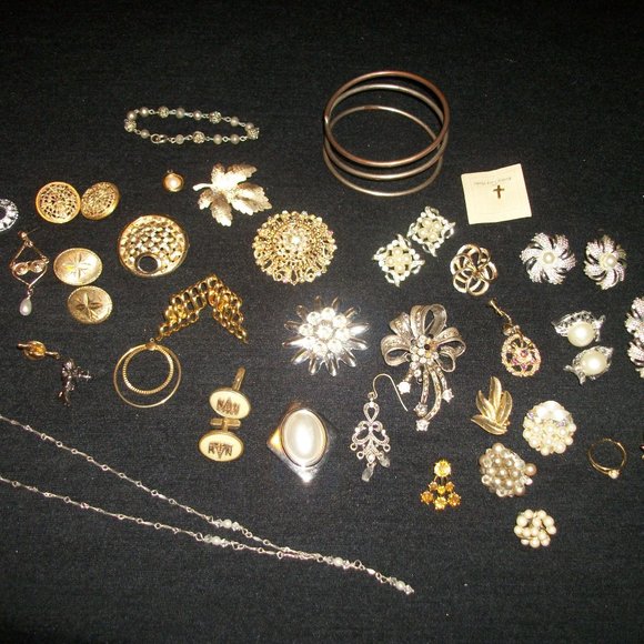 VINTAGE RETRO JEWELRY & PARTS LOT BUNDLE | Jewelry | Vintage Retro Lg ...